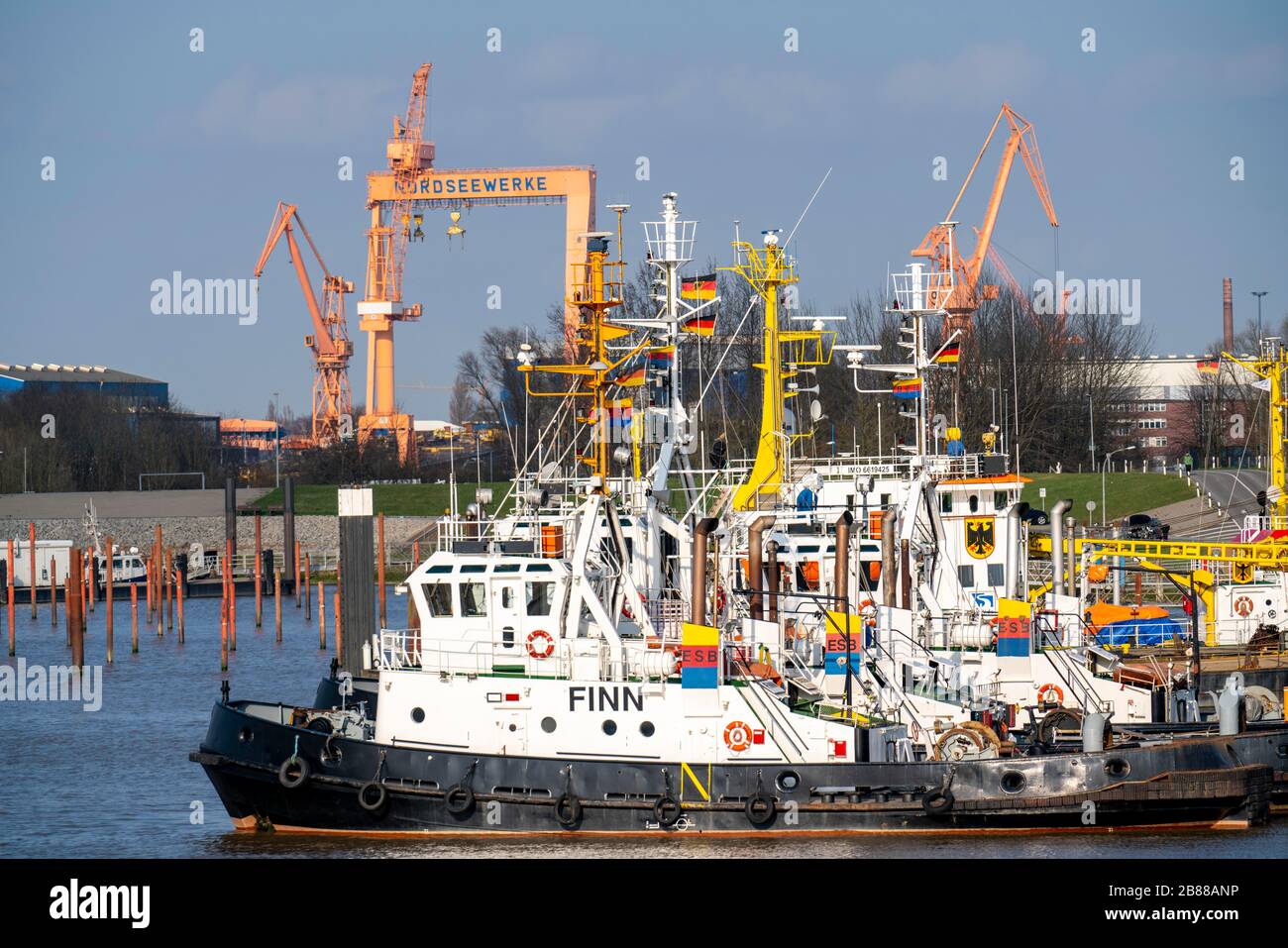 Workboats, tugs, of Emder Schlepp Betrieb GmbH, harbour tugs, in the ...