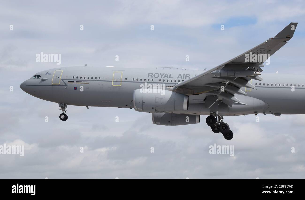 Raf voyager tanker aircraft hi-res stock photography and images - Alamy
