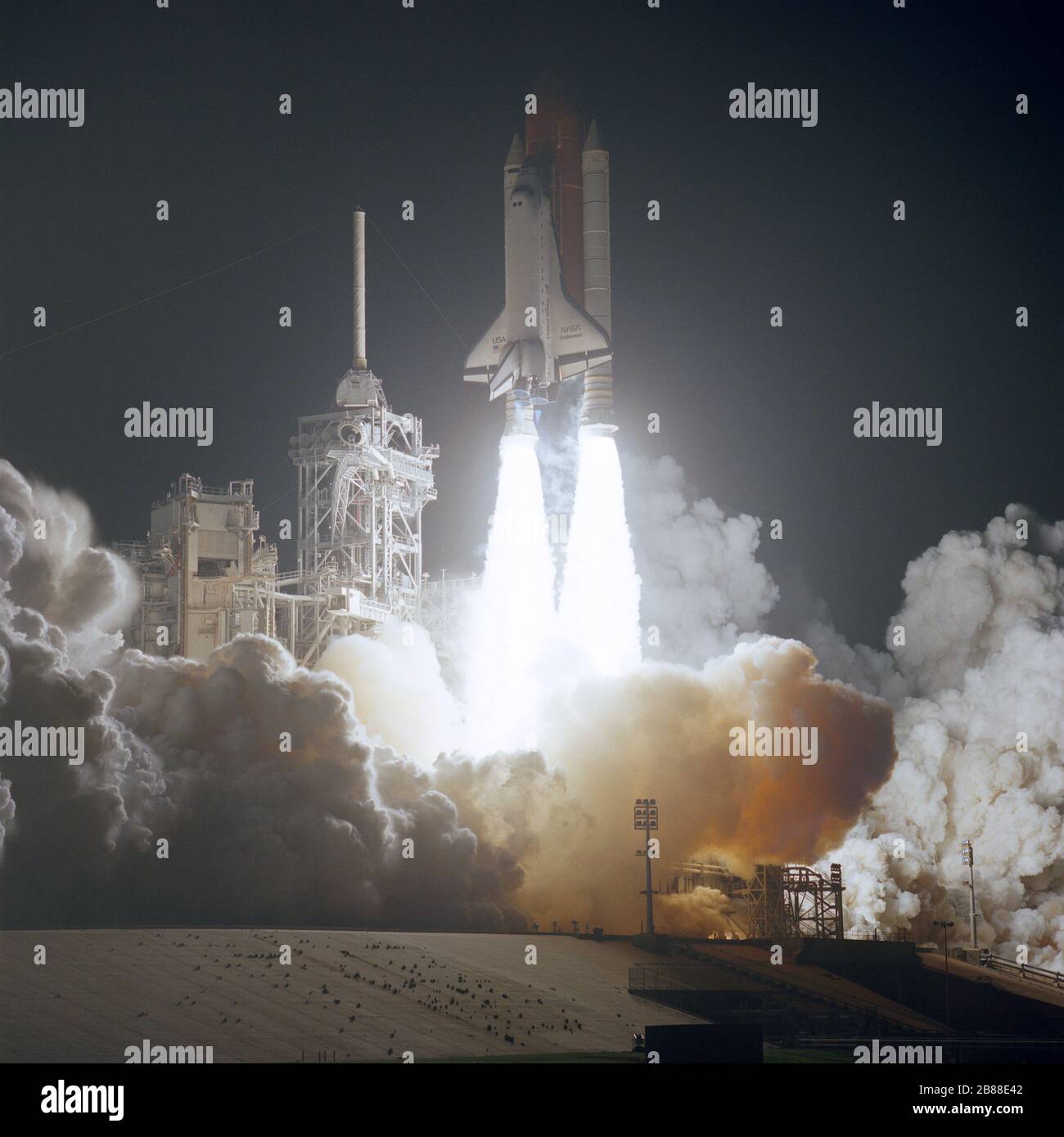 Sts 61 hi-res stock photography and images - Alamy
