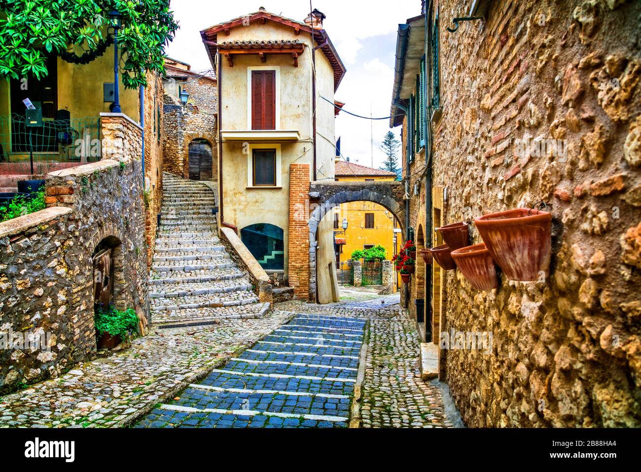 Old italian village hi-res stock photography and images - Alamy