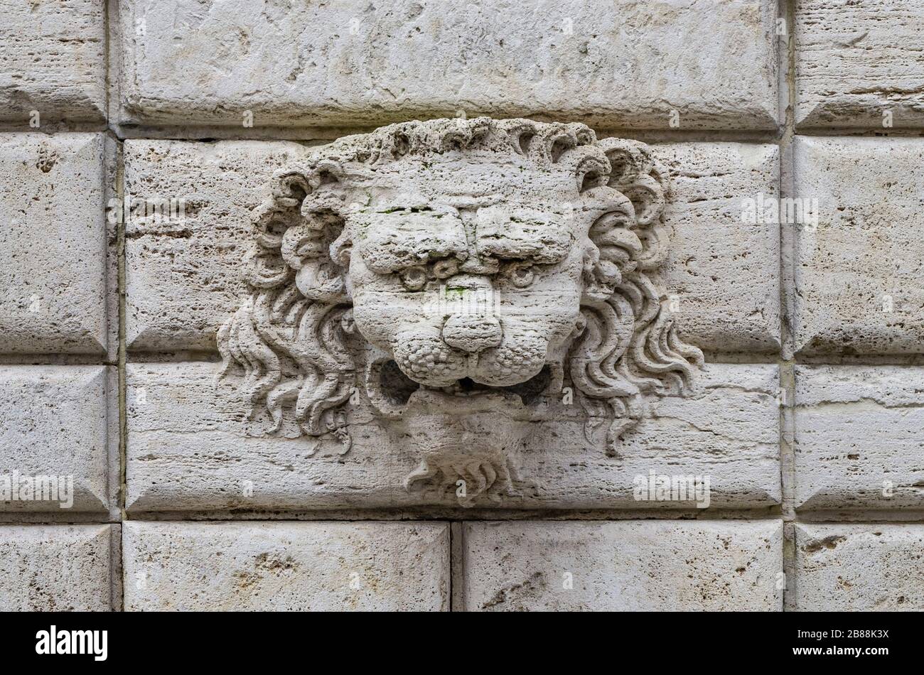 Characteristic stone lion head in montepulciano Stock Photo - Alamy