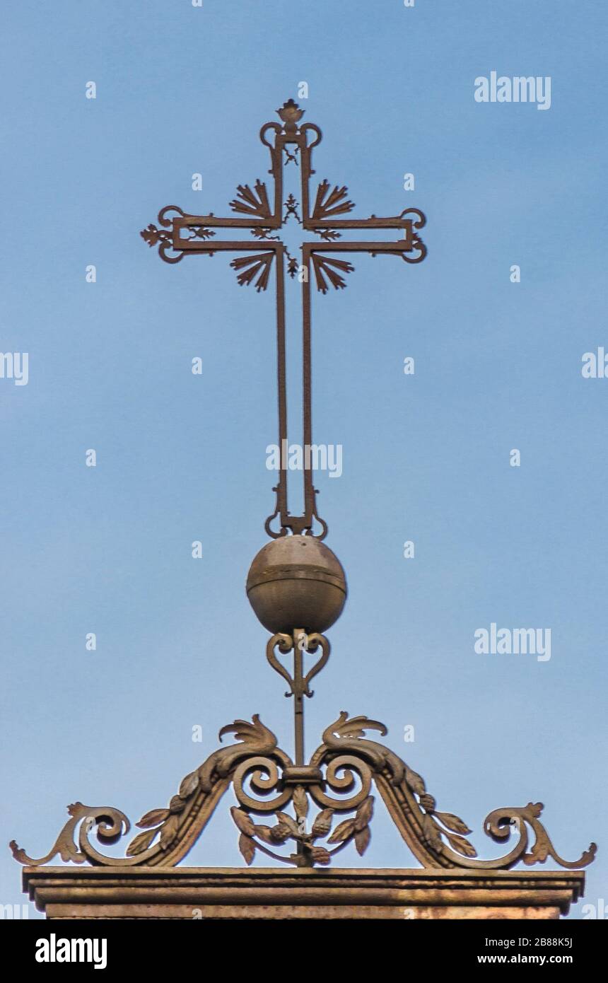 Wrought iron cross hi-res stock photography and images - Alamy