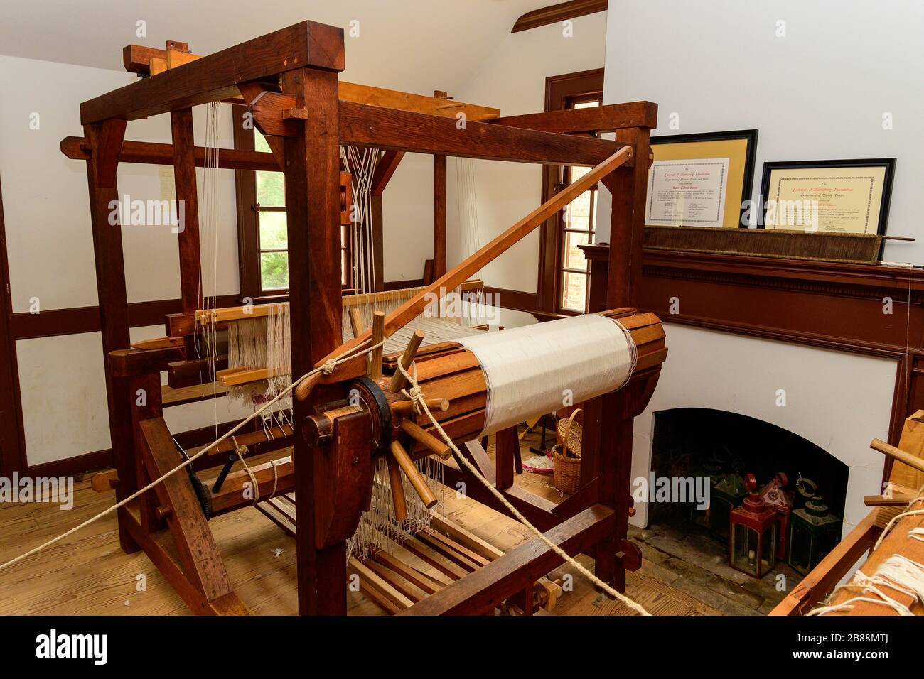 Loom 18th century hi-res stock photography and images - Alamy
