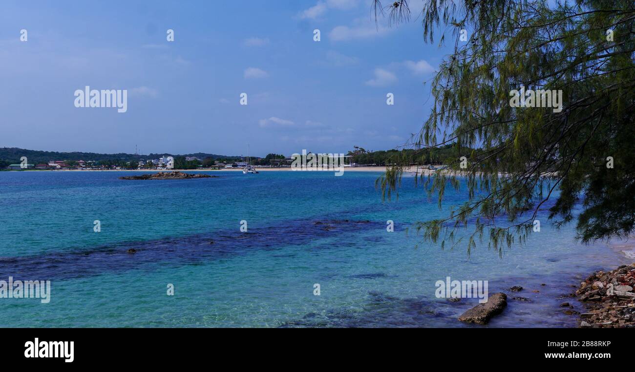 Scenic beach and crystal clear blue water of the Dutch Bay in ...