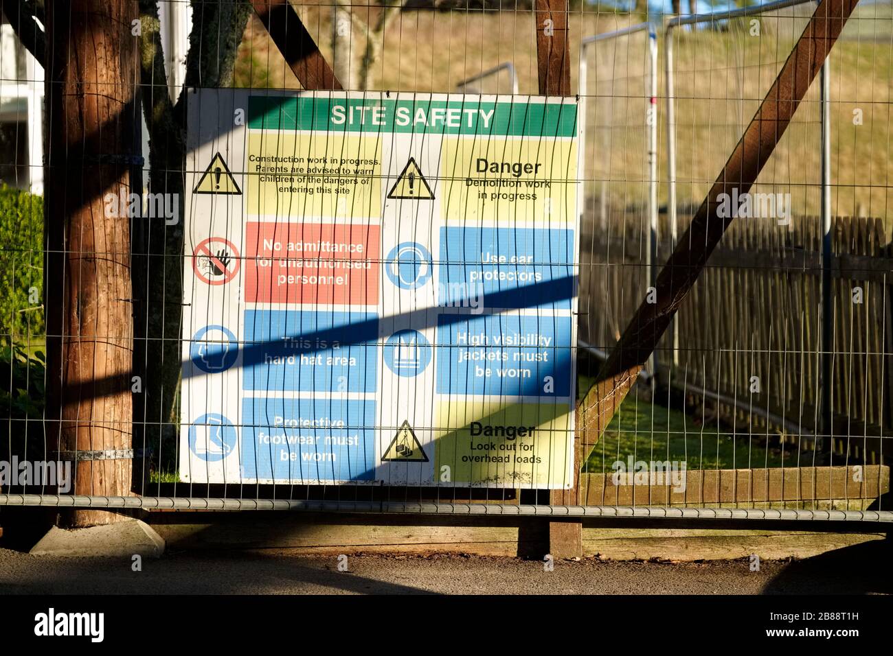 Construction building health and safety sign Stock Photo - Alamy