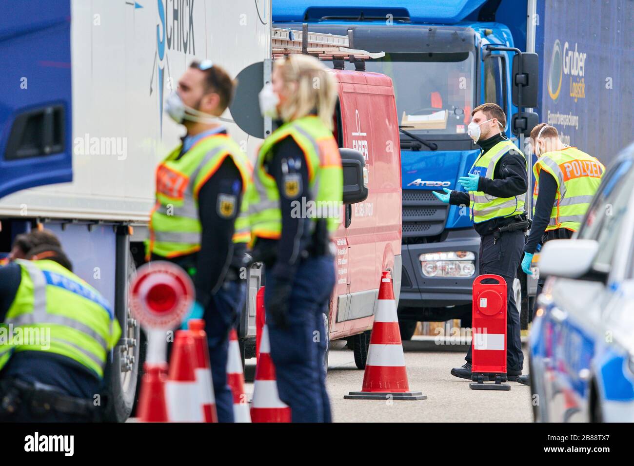Border controls in Füssen, March 17, 2020. Policemen control every ...