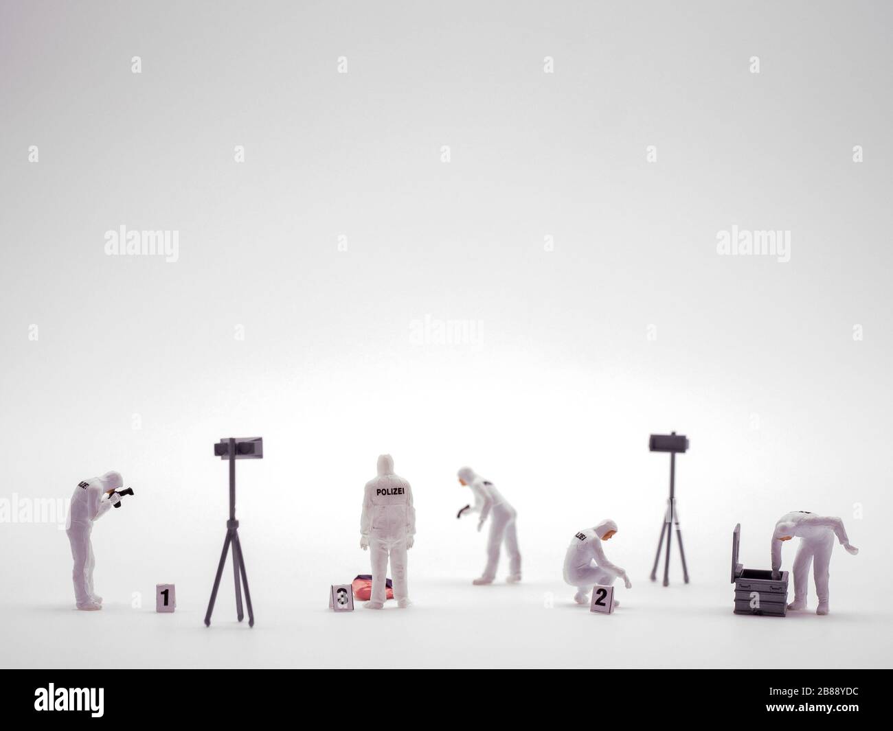 White forensic suit hi-res stock photography and images - Alamy