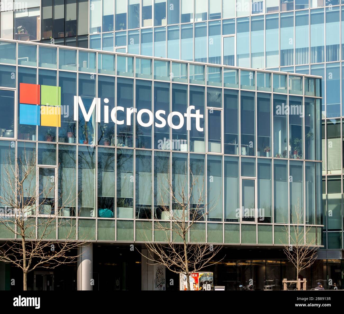 Microsoft building silicon valley hi-res stock photography and images ...