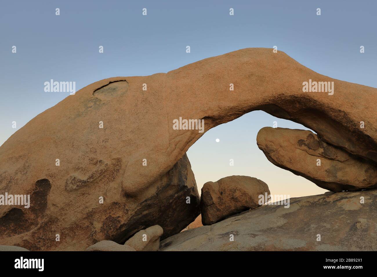 Elephant rock natural arch hi-res stock photography and images - Alamy