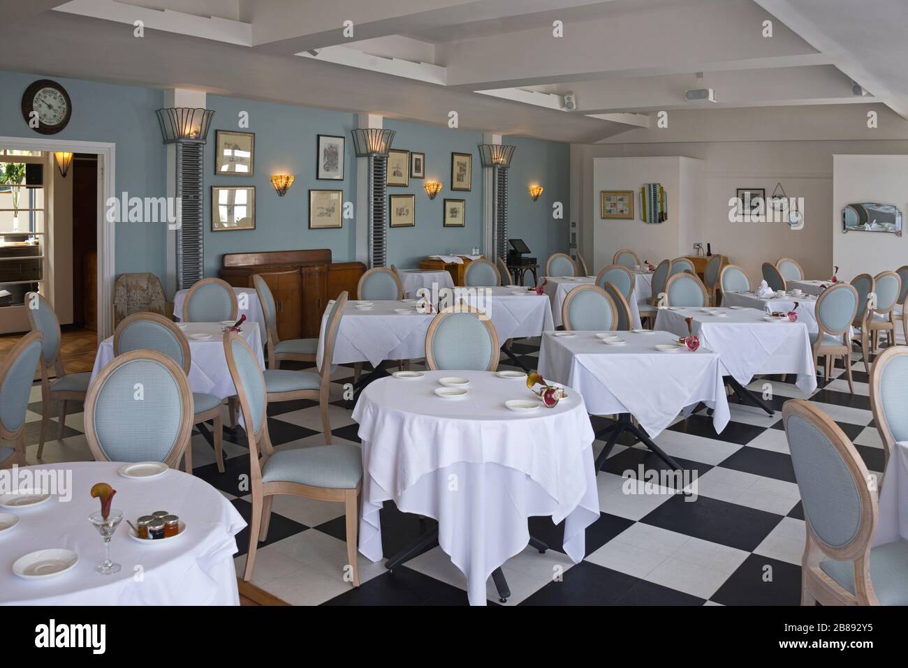 Captains table restaurant hi-res stock photography and images - Alamy