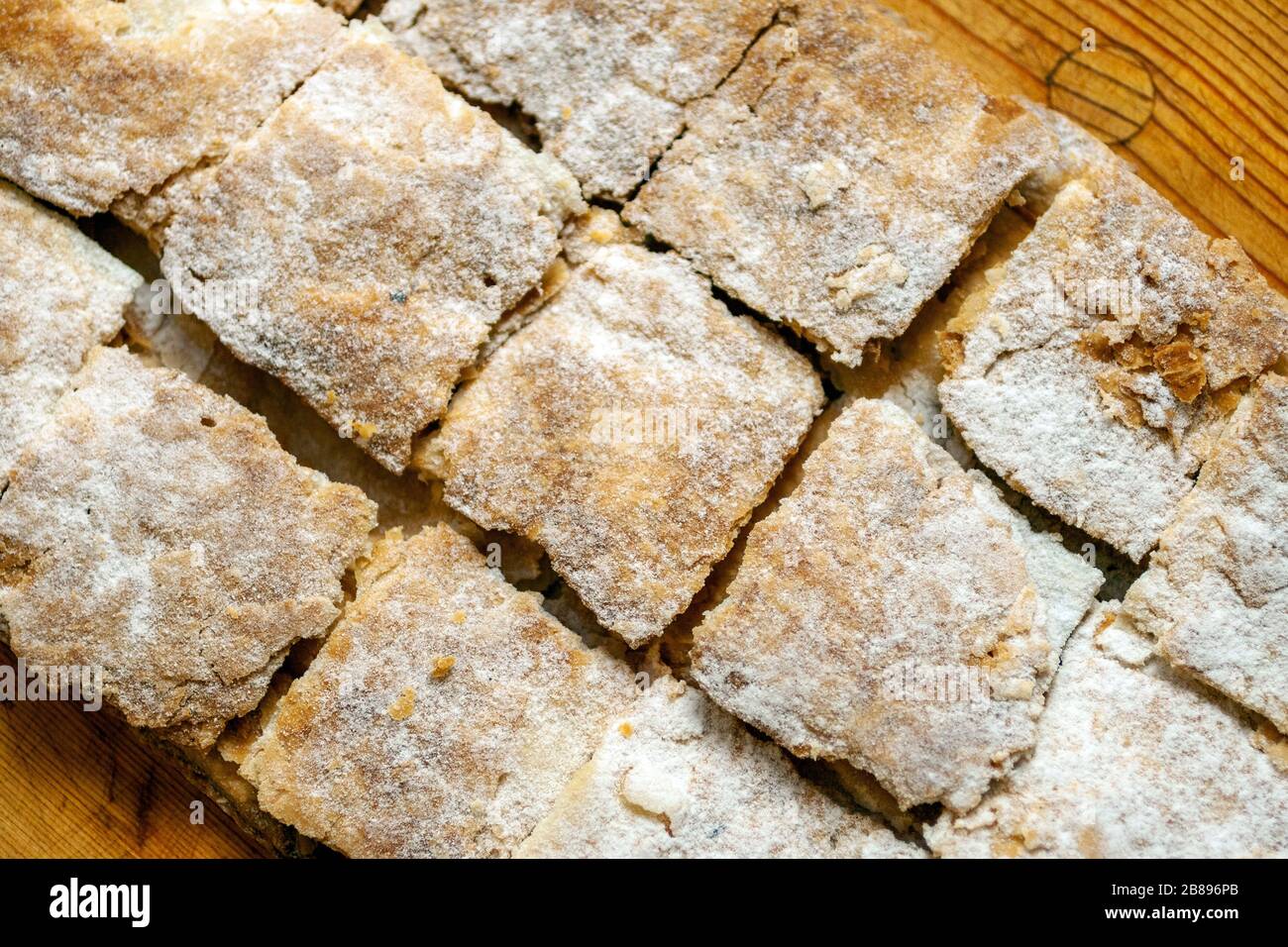 Napoleon pastry sheets hi-res stock photography and images - Alamy