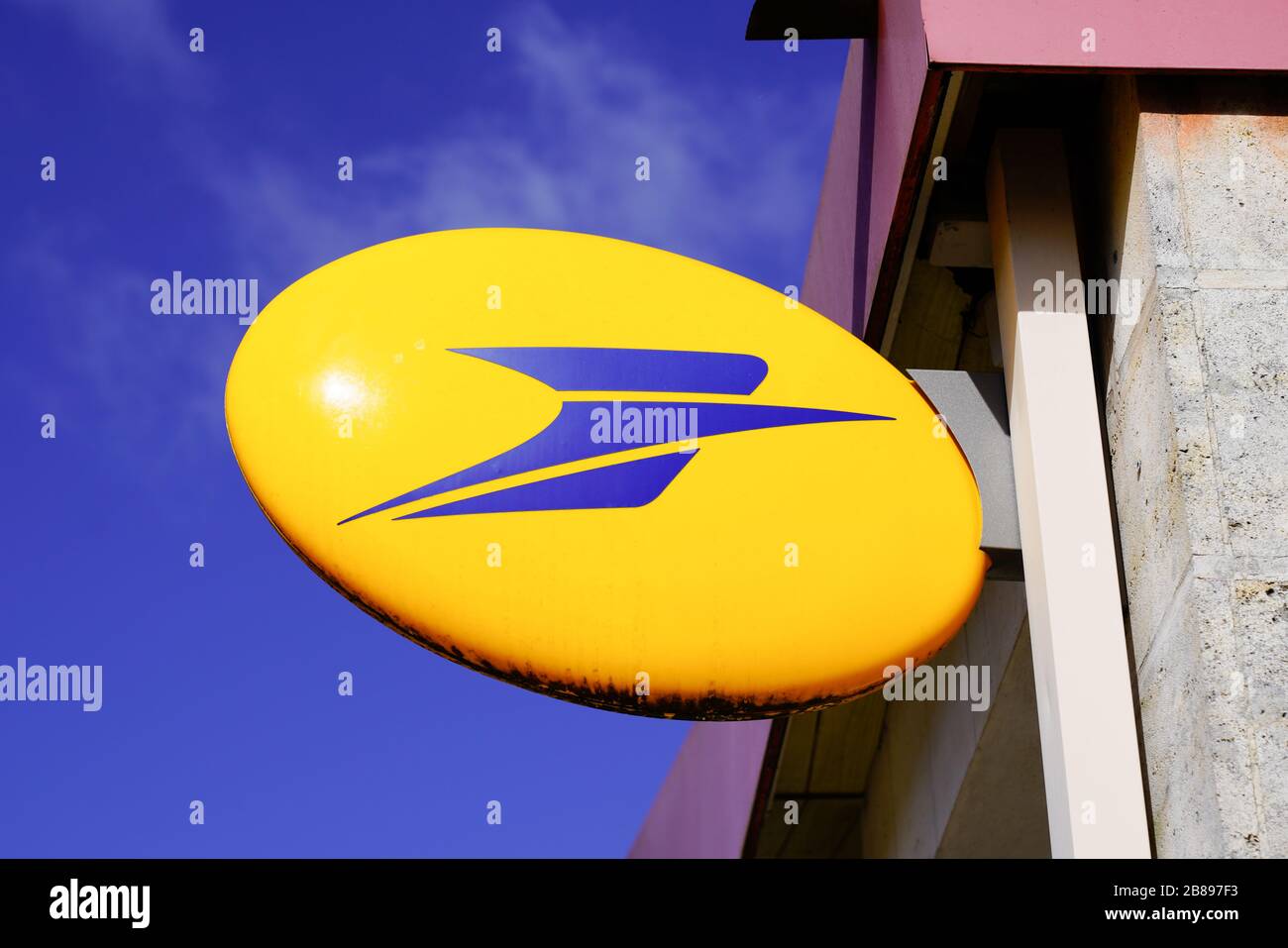 La Poste Logo High Resolution Stock Photography and Images - Alamy