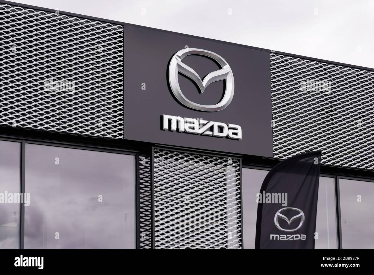 Mazda garage hi-res stock photography and images - Alamy