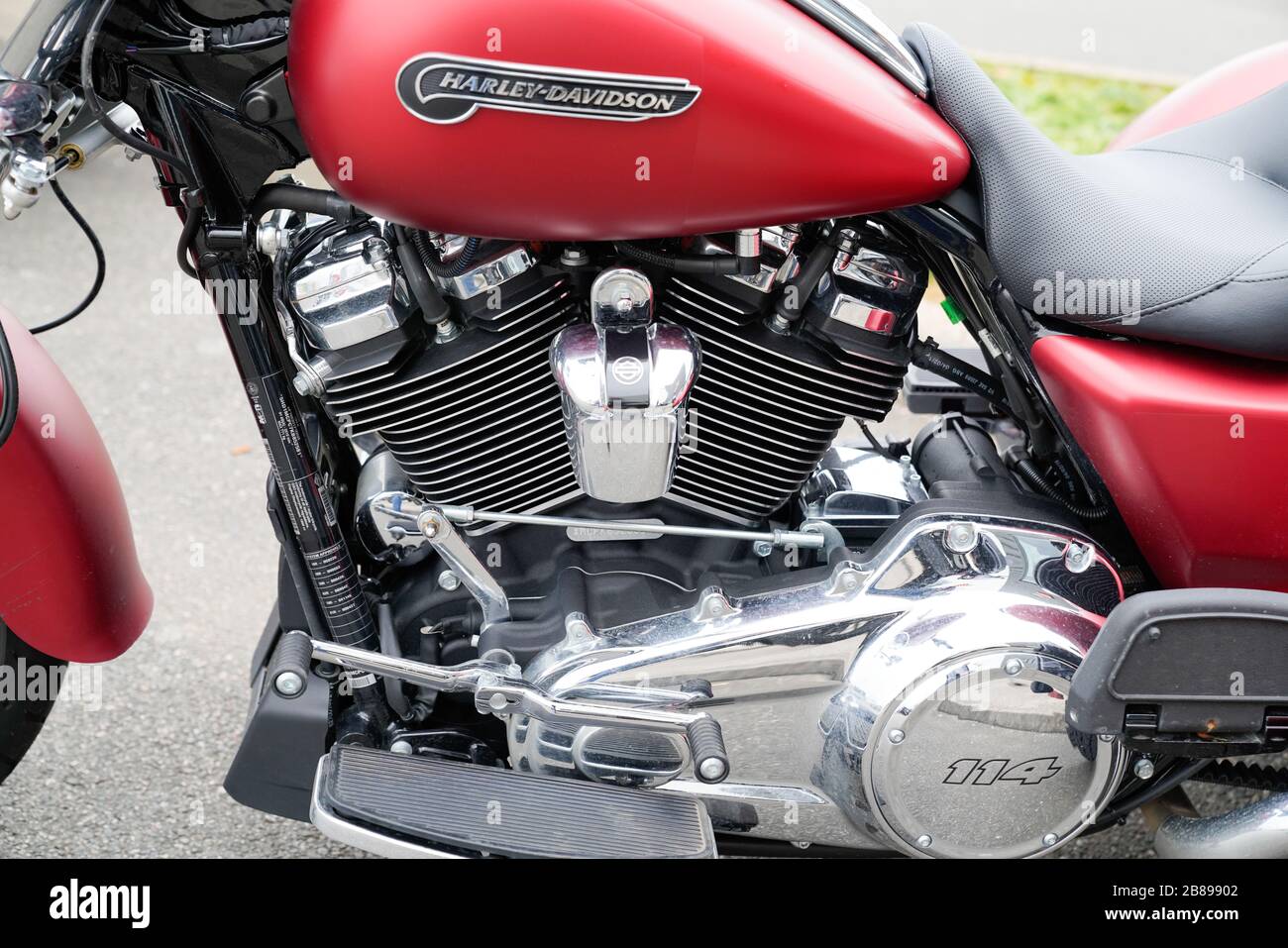 Red chopper harley davidson hi-res stock photography and images - Alamy