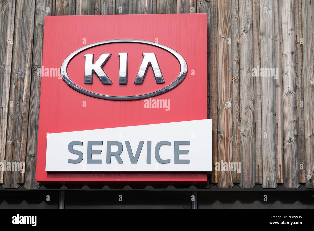 Arcachon , Aquitaine / France - 10 08 2019 : Kia Automobile service ...
