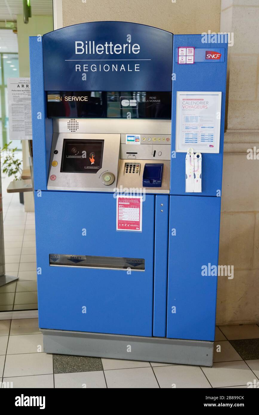 Station ticket office france hi-res stock photography and images - Alamy
