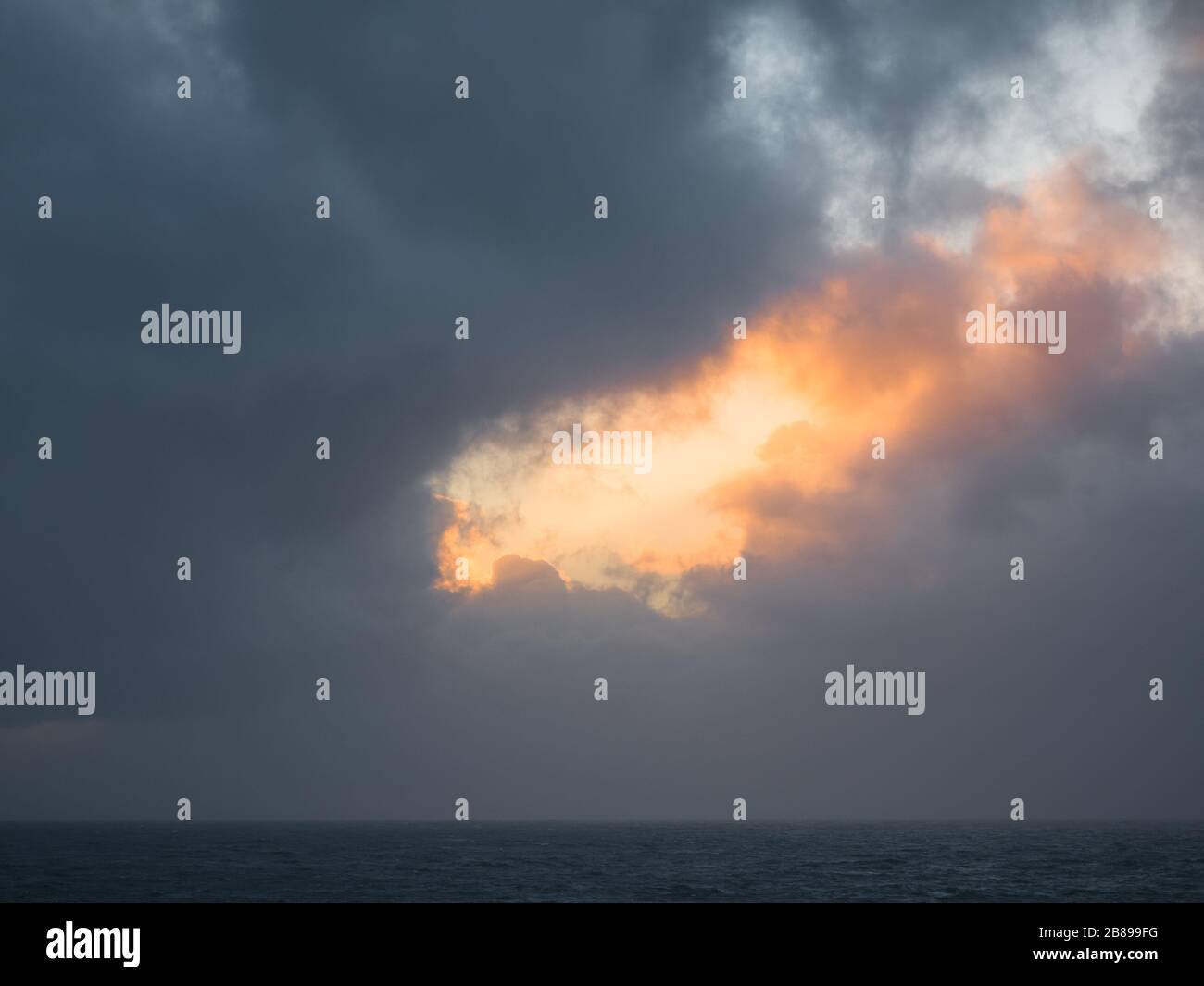 Sunbeam light on the sky background Stock Photo - Alamy