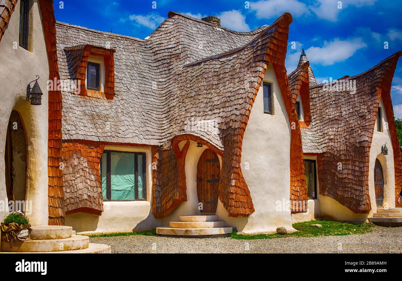 Street sceneries, landmarks, architecture, old or new, public buildings ...