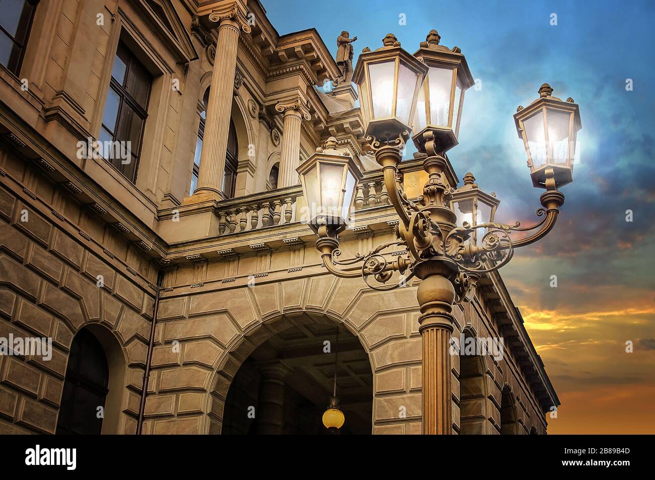 Street sceneries, landmarks, architecture, old or new, public buildings ...