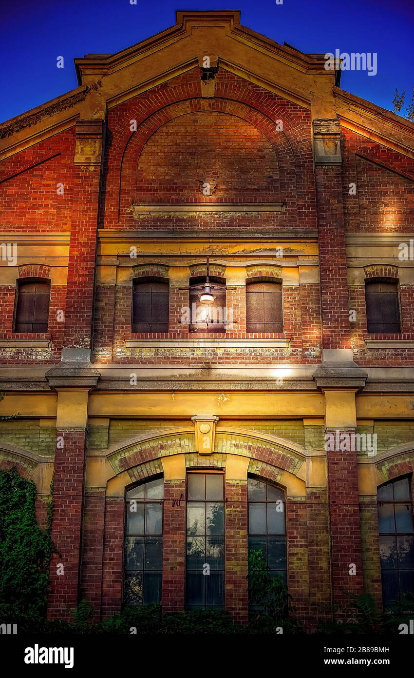 Street sceneries, landmarks, architecture, old or new, public buildings ...