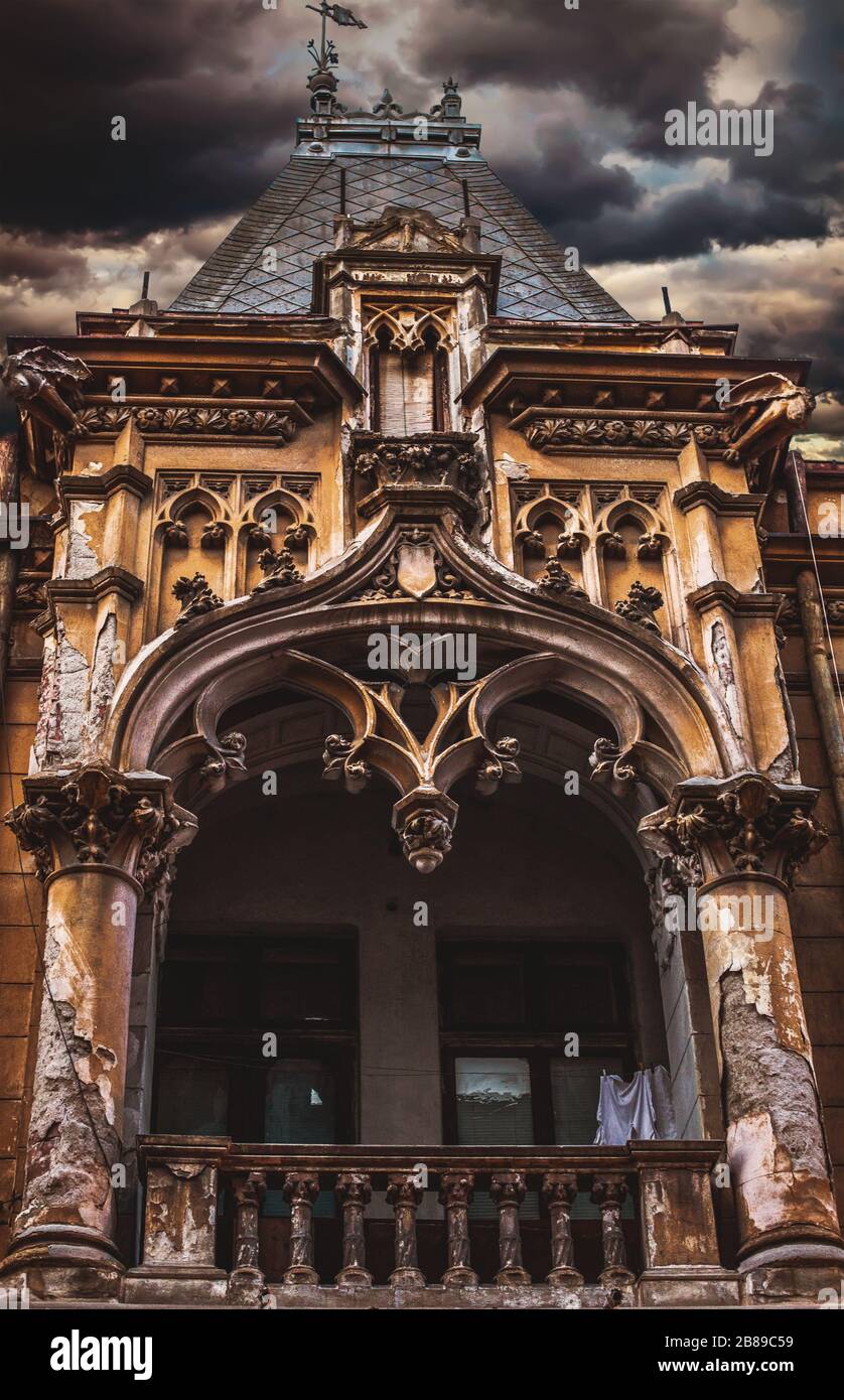 Street sceneries, landmarks, architecture, old or new, public buildings ...