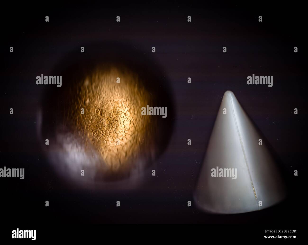 Geomegtric symbols. Circle, globe, cylinder, disc Stock Photo - Alamy