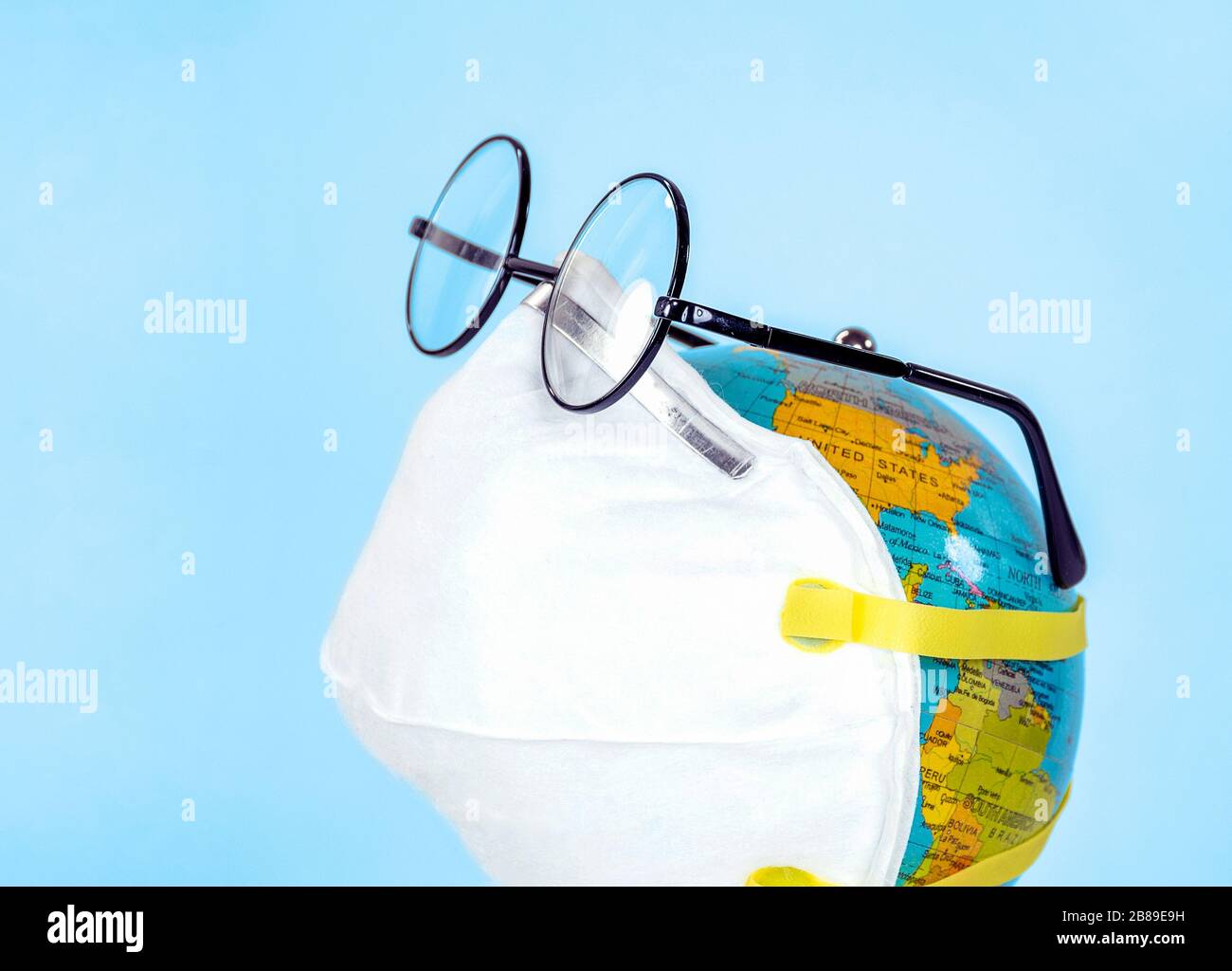 Medical mask world map hi-res stock photography and images - Alamy