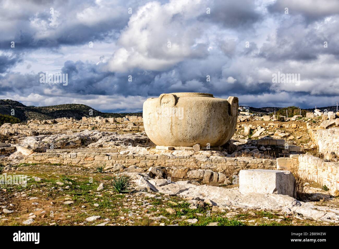 Massive stone structure hi-res stock photography and images - Alamy