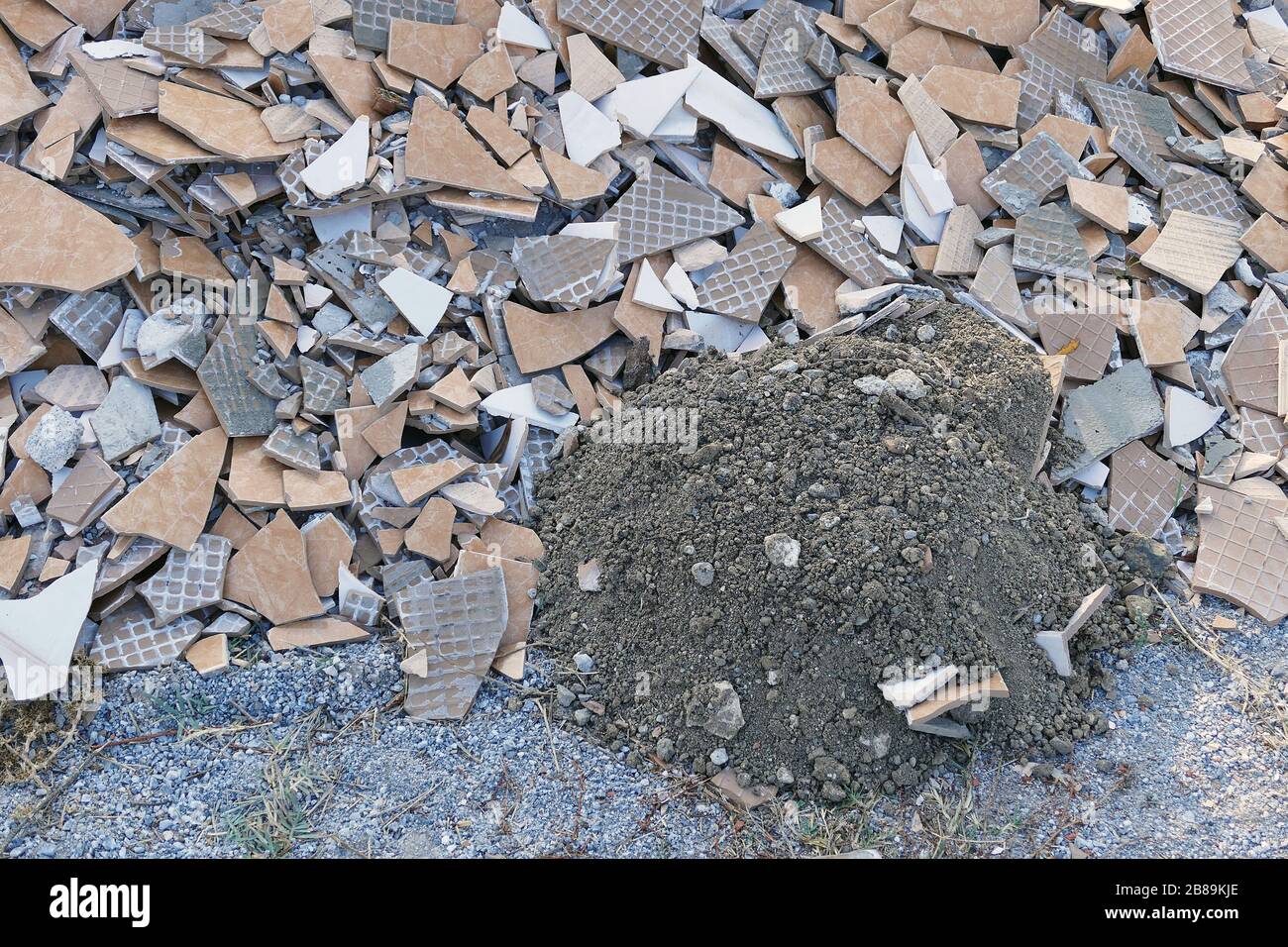 Narrowing eyes hi-res stock photography and images - Alamy