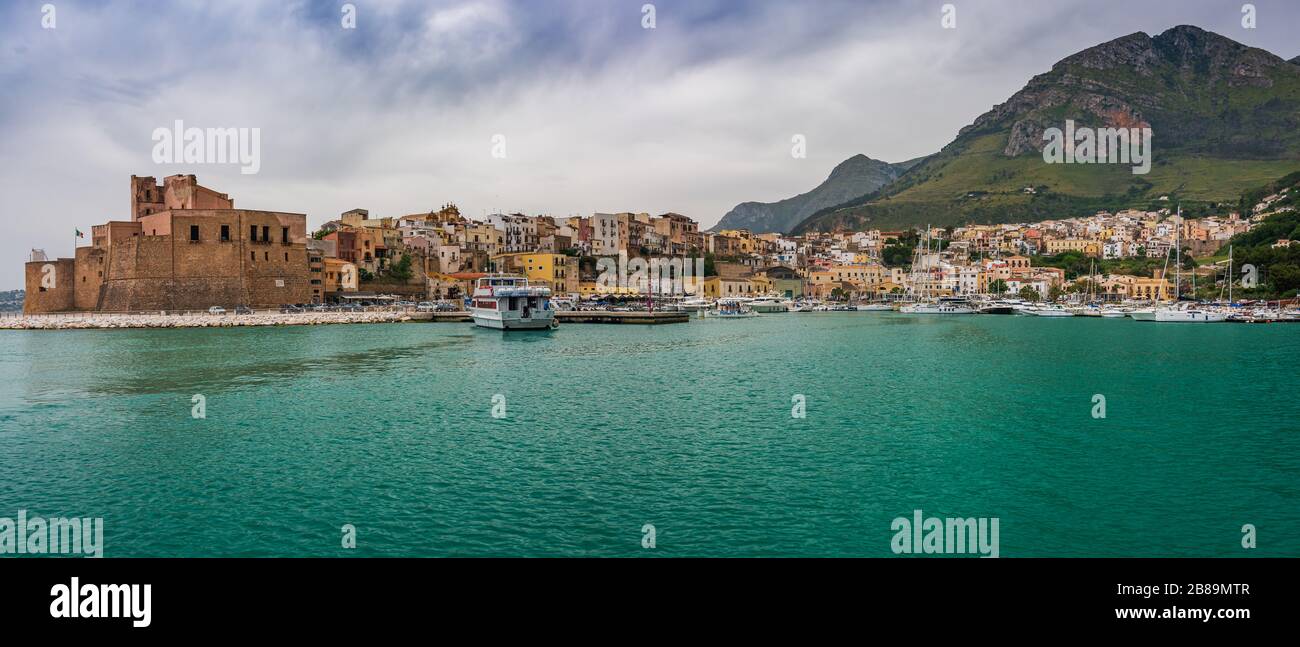 Castellammare del golfo castle hi-res stock photography and images - Alamy