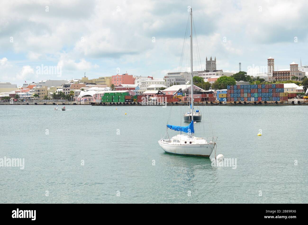 Bay small boat dockyard hi-res stock photography and images - Alamy