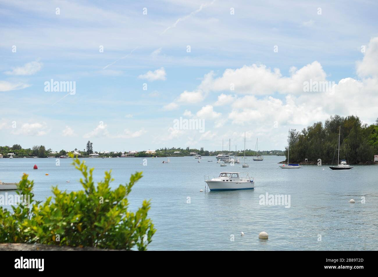 Hamilton bay area with civilian boats sailing in the sea waters Stock ...