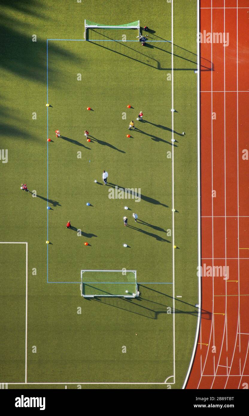 Soccer training pitches hi-res stock photography and images - Alamy