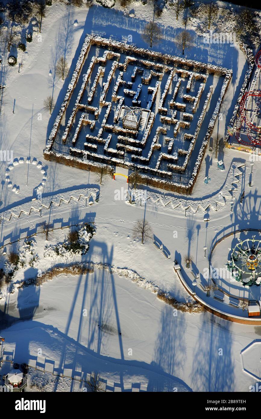Labyrinth aerial view hi-res stock photography and images - Alamy