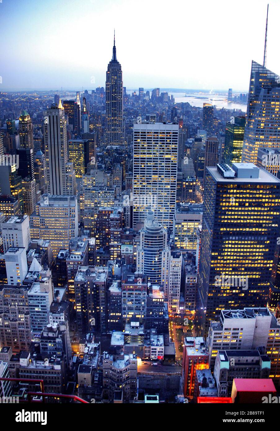 12 story office tower hi-res stock photography and images - Alamy