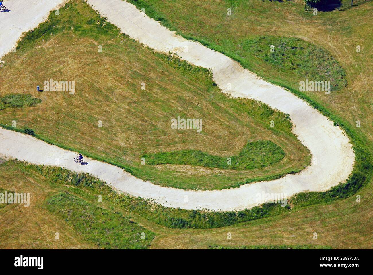 Decommissioned vehicles hi-res stock photography and images - Alamy