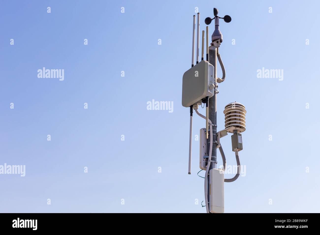 Automatic weather station hi-res stock photography and images - Alamy