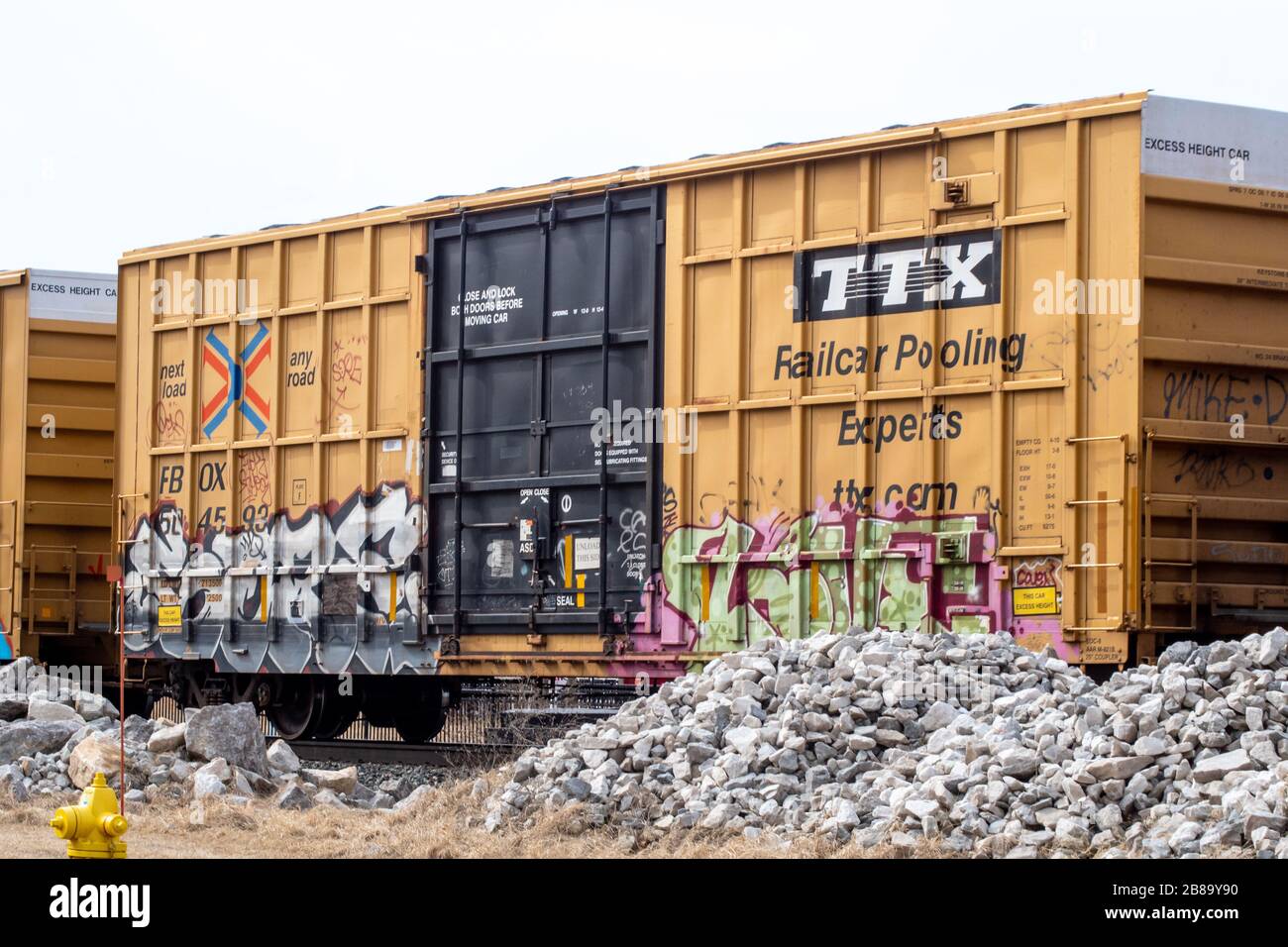 Shipping container graffiti hi-res stock photography and images - Alamy