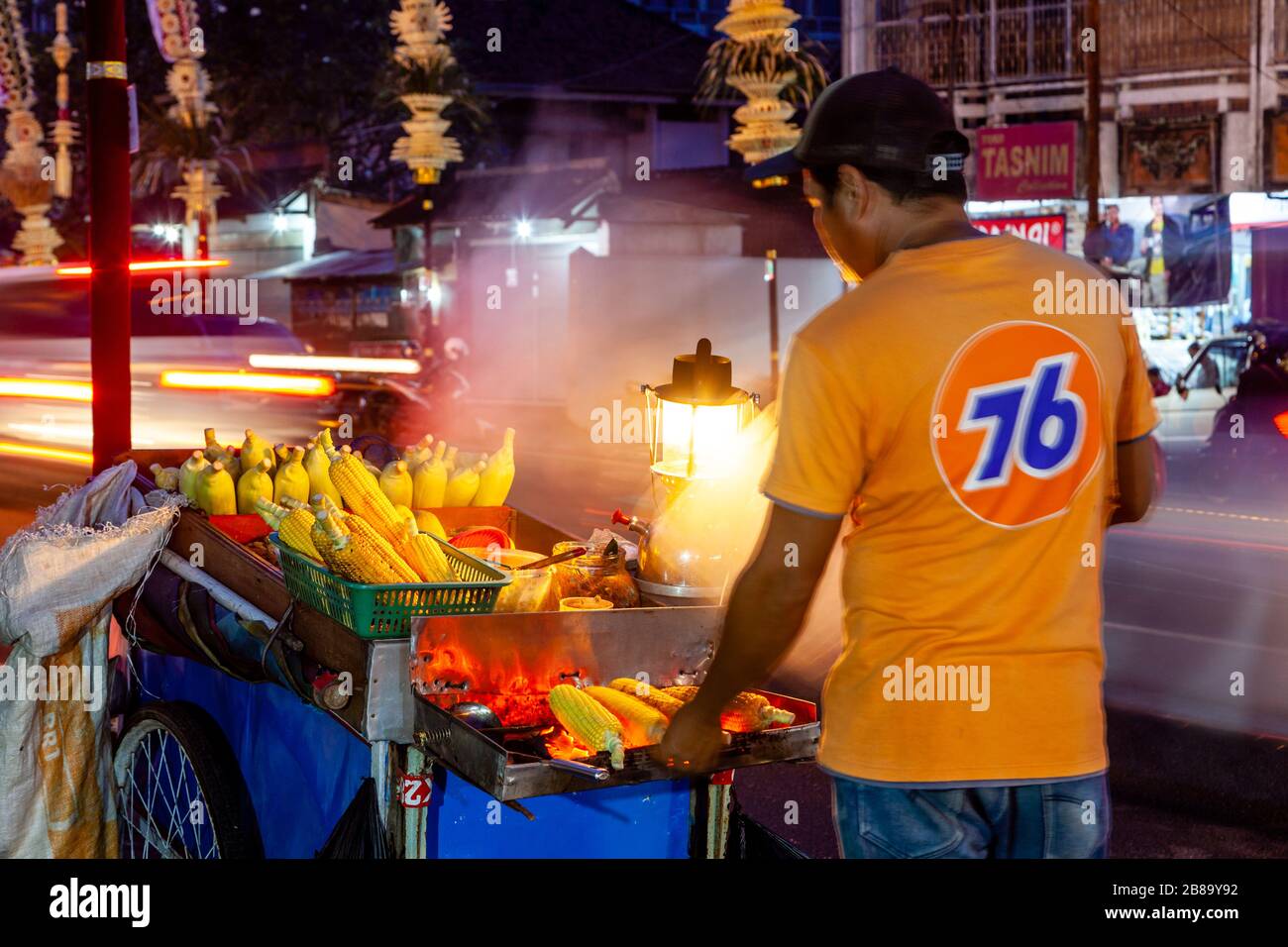 Sweetcorn stall hi-res stock photography and images - Alamy