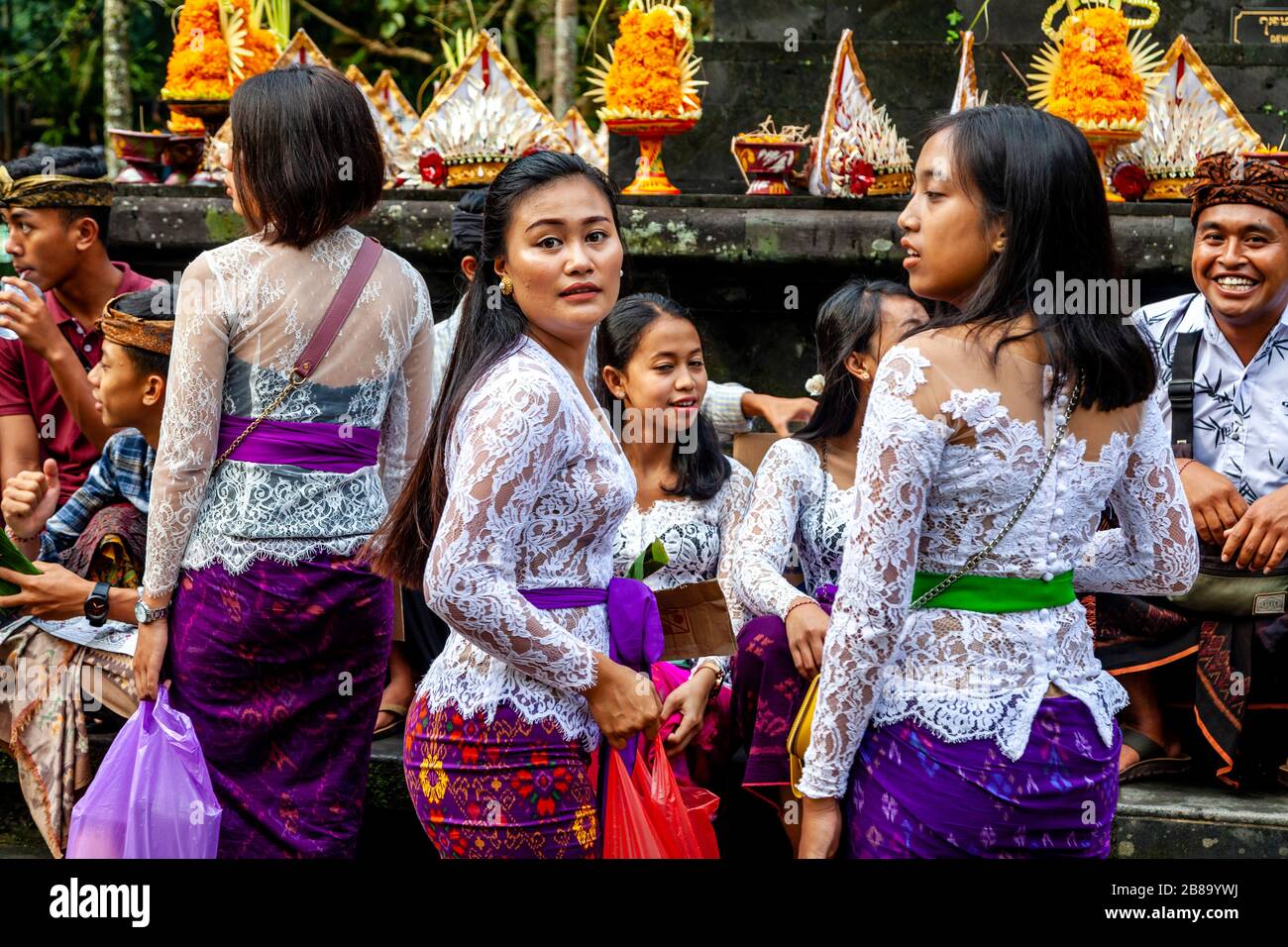 A Group Of Balinese Hindu Women In Traditional Dress At A Hindu ...