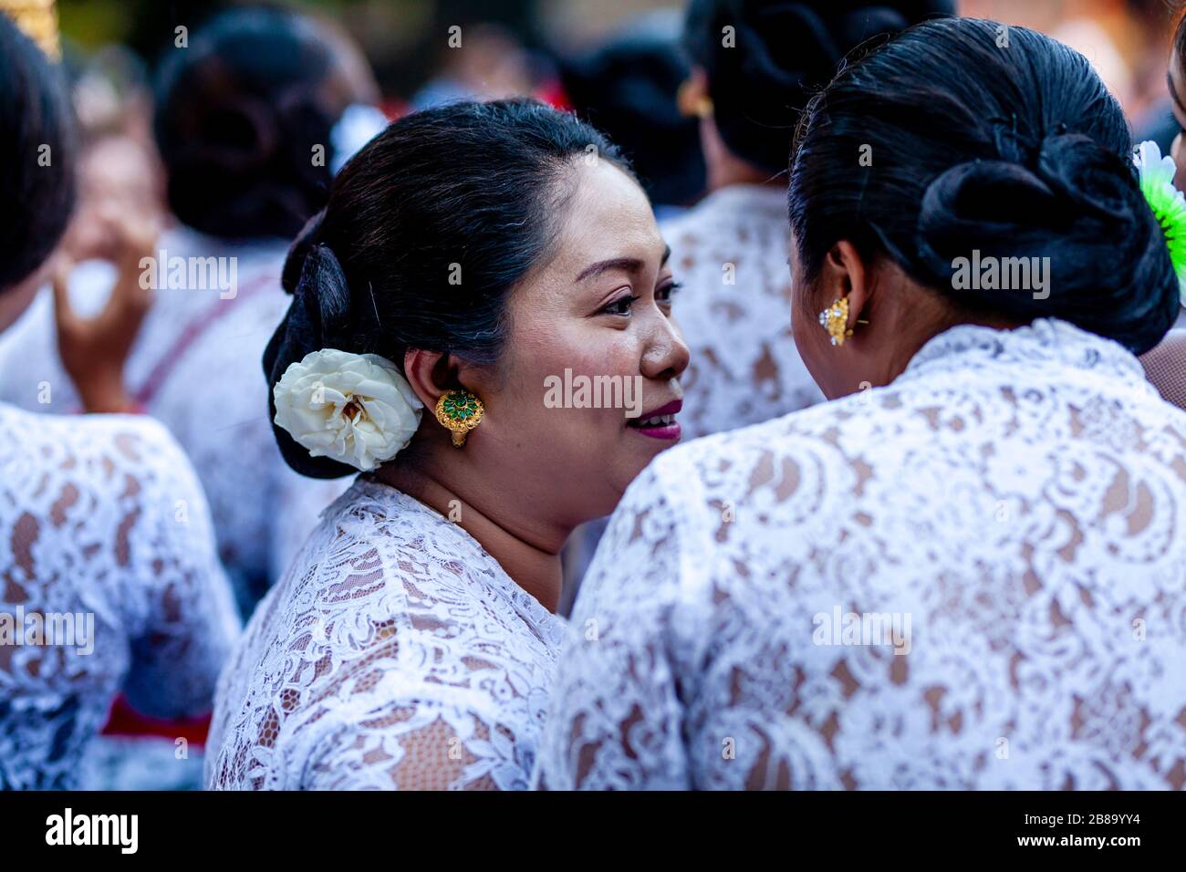 Females in bali hi-res stock photography and images - Alamy
