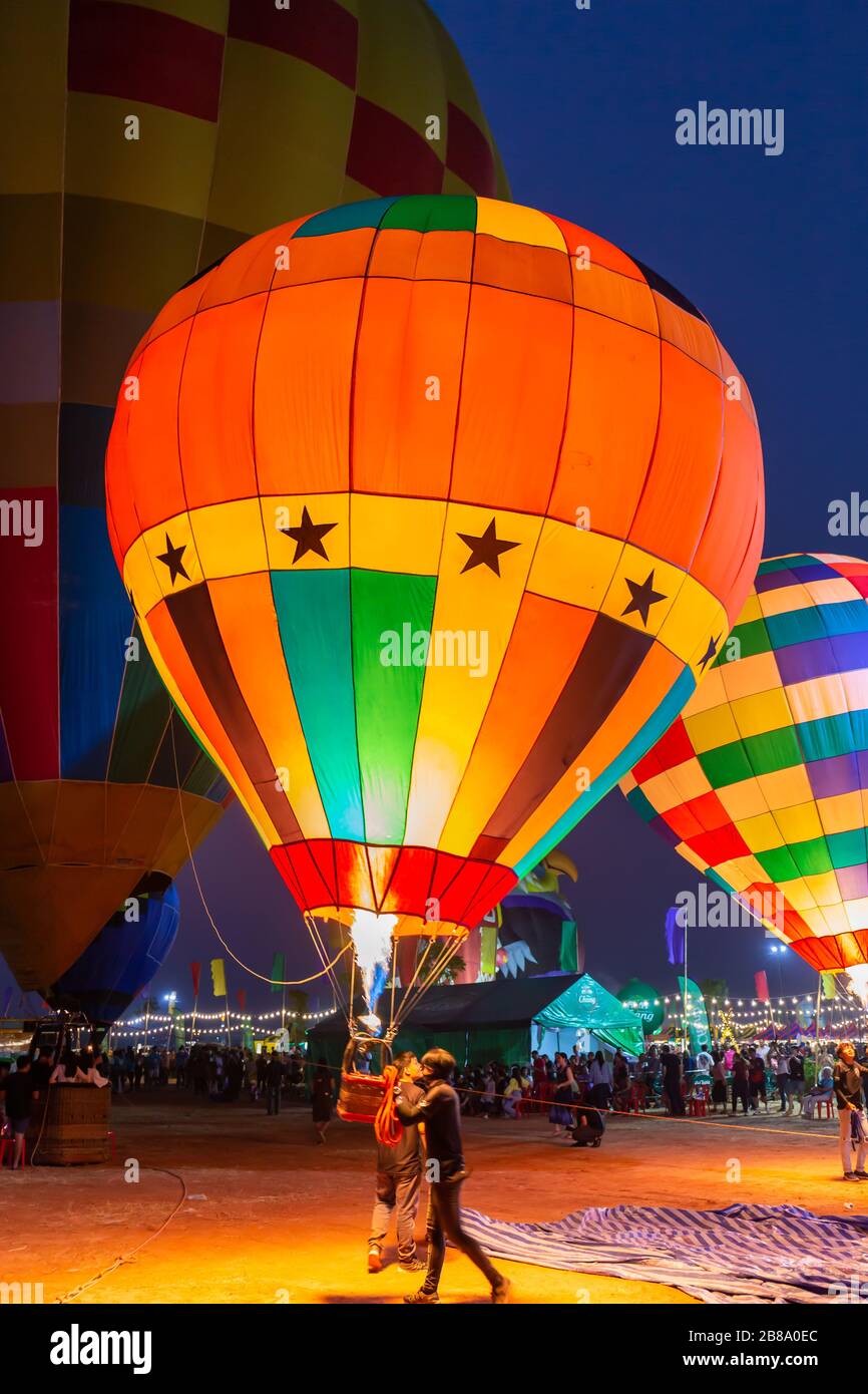 Night time balloons hi-res stock photography and images - Alamy