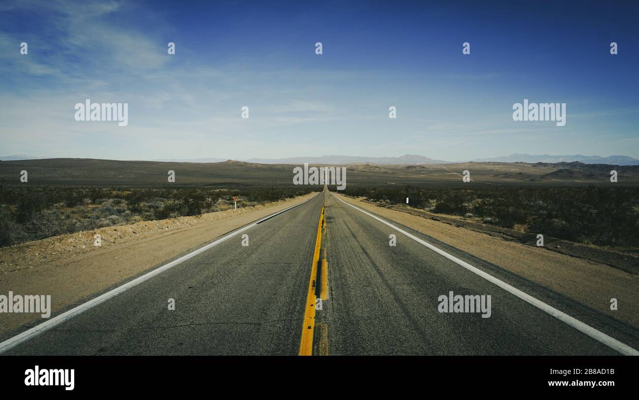 Long road to nowhere hi-res stock photography and images - Alamy