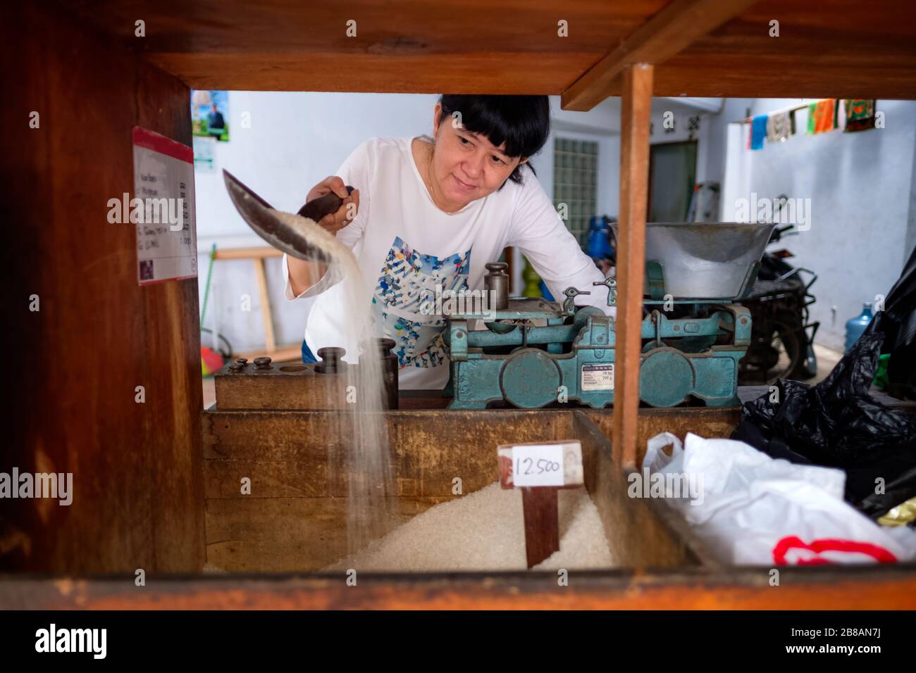 Kelontong hi-res stock photography and images - Alamy