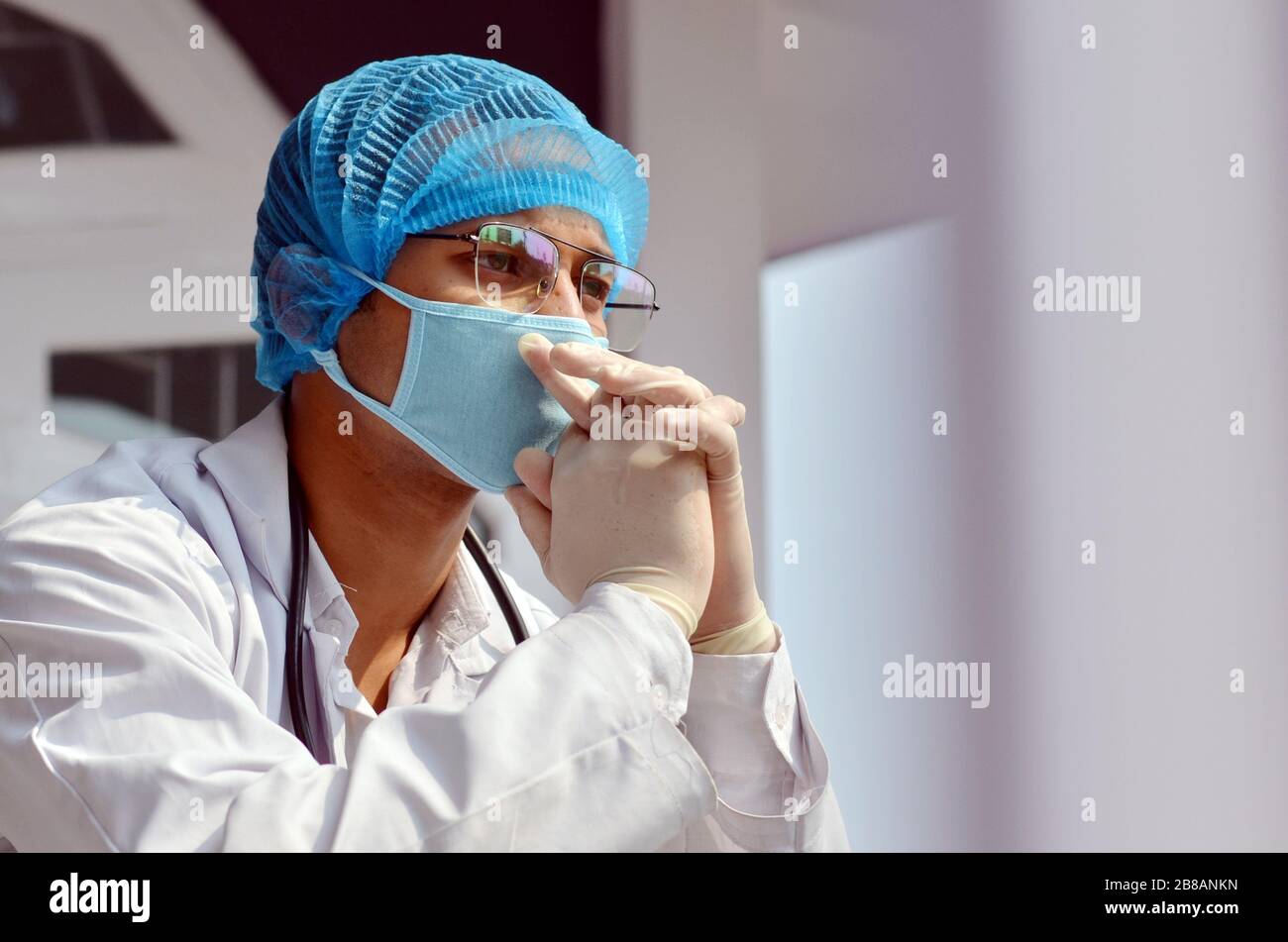 Woman doctor sad expression hi-res stock photography and images - Alamy