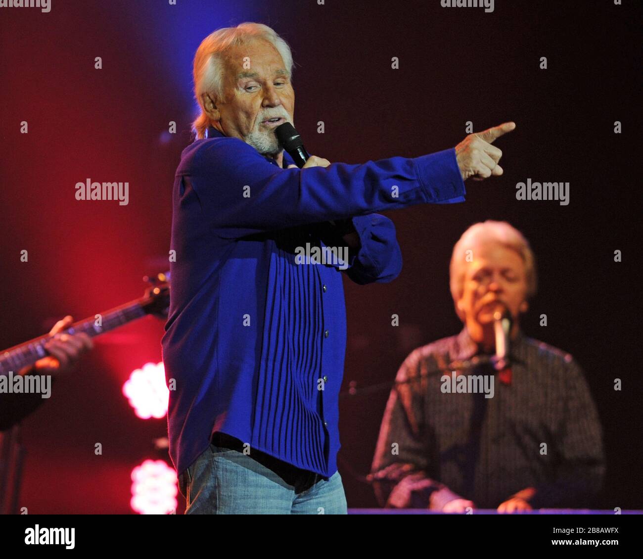 HOLLYWOOD FL - JANUARY 28 : Kenny Rogers (after Plastic Surgery ...
