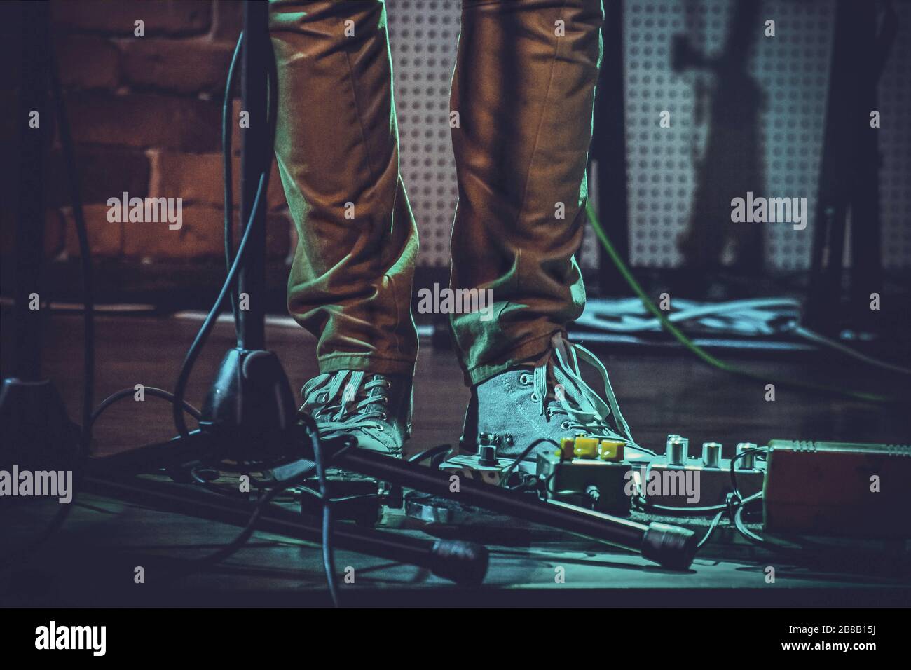 Stage lights feet hi-res stock photography and images - Alamy