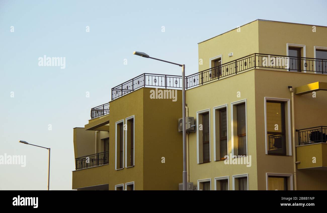 Upper windows hi-res stock photography and images - Alamy