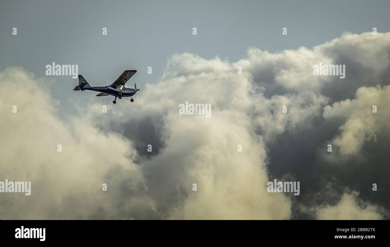 Wide angle flying tourism shot hi-res stock photography and images - Alamy
