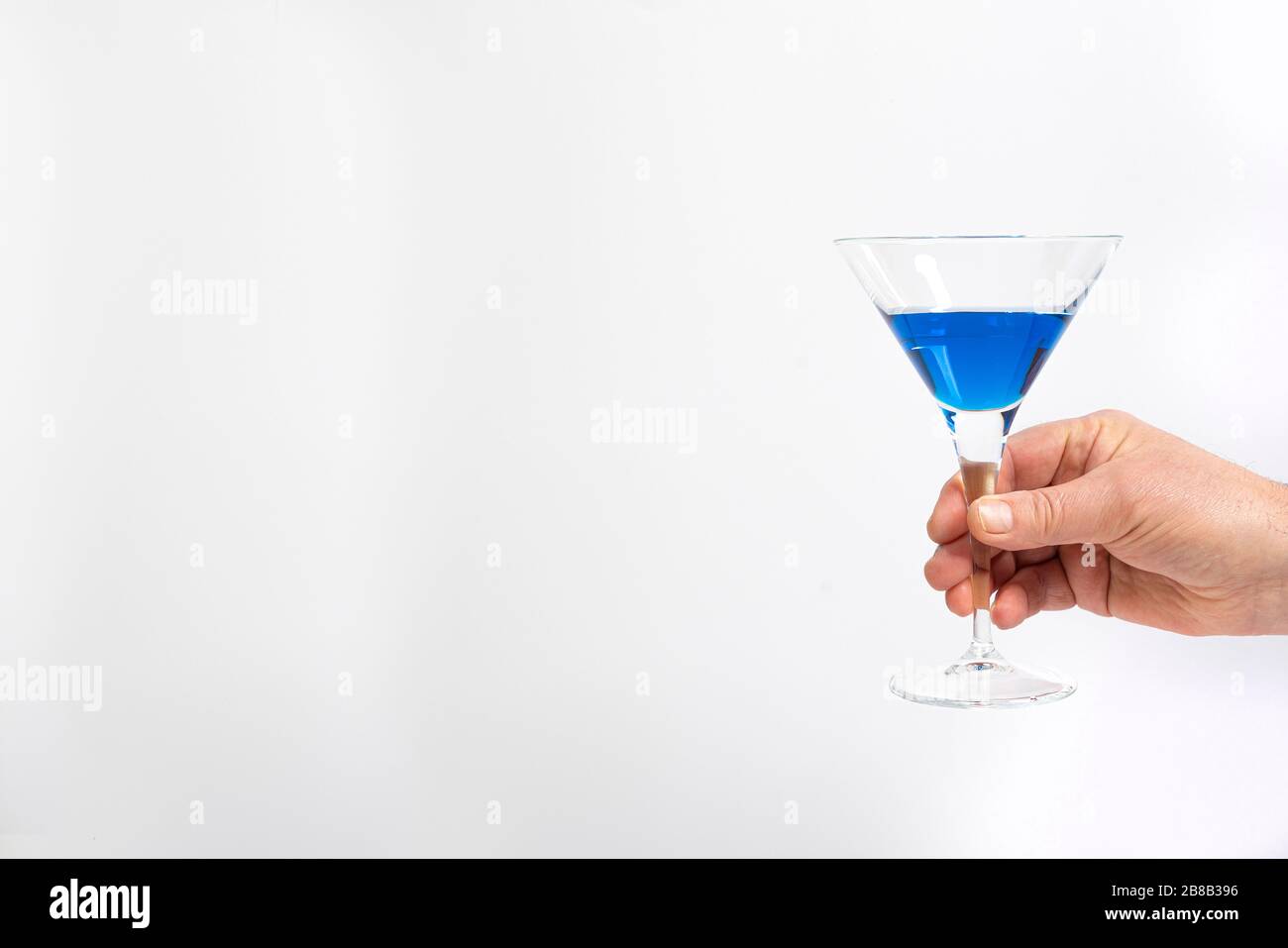 Hand cocktail liquid splash hi-res stock photography and images - Alamy